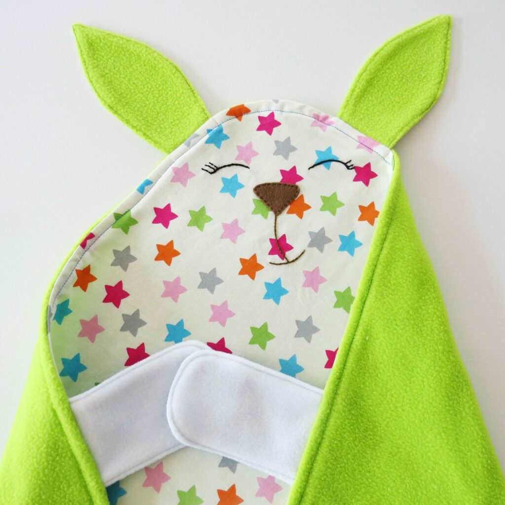 Free felt bunny pattern for hand-sewing this Easter's decorations