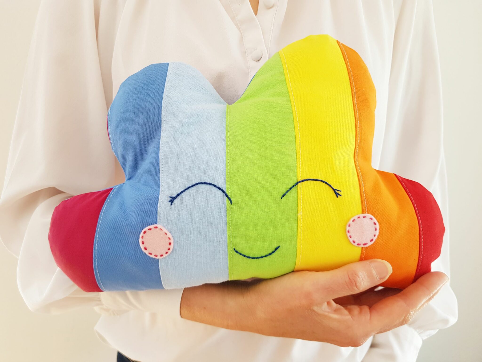 Rainbow pillow cloud - sewing pattern & tutorial for beginners
